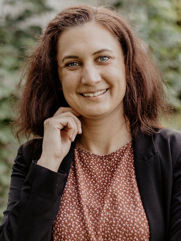 Katharina Hofius - SFB 1472 „Transformationen des Populären“